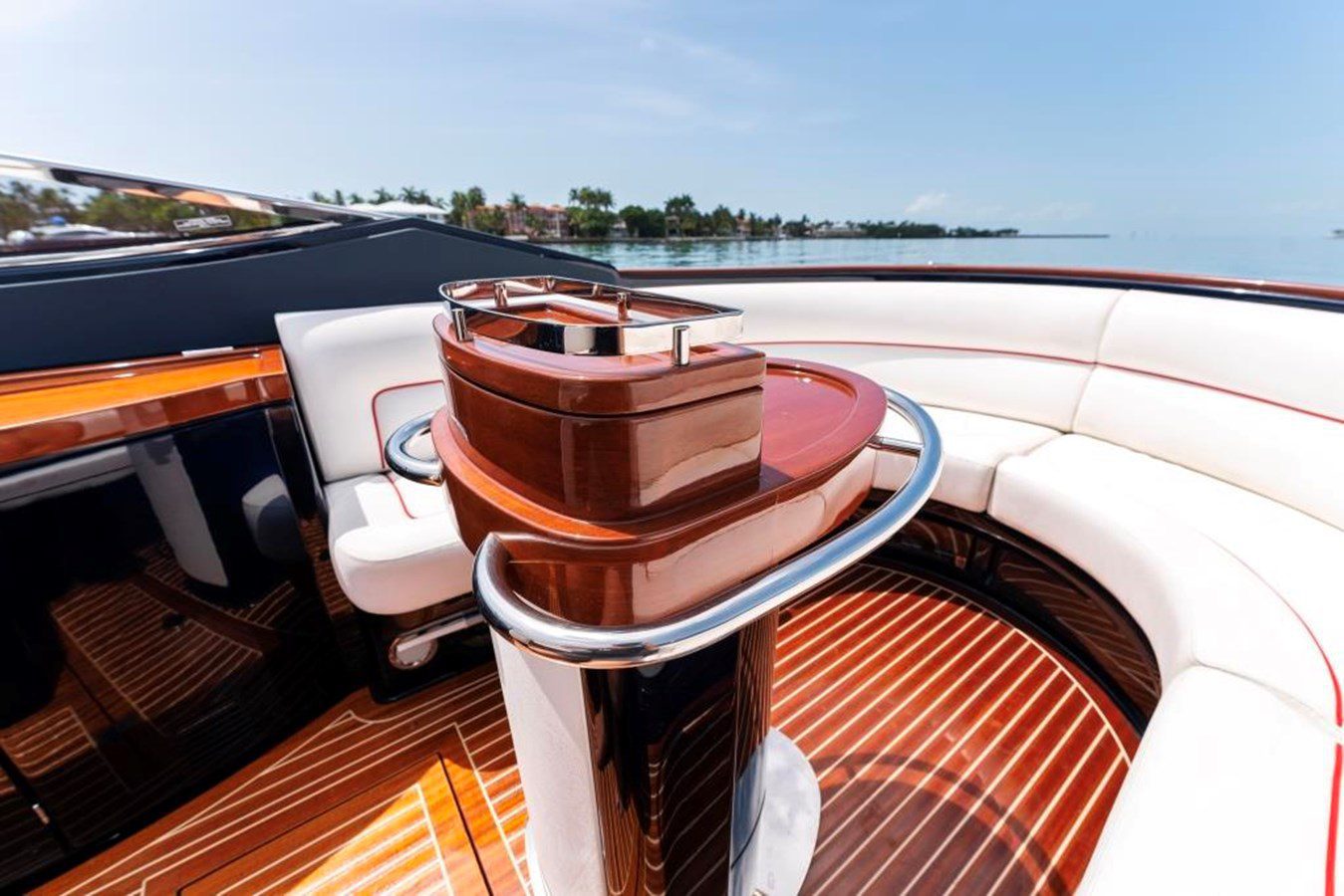 RIVA 33 AQUARIVA SUPER. 2020. | Tom Jenkins Yacht Sales