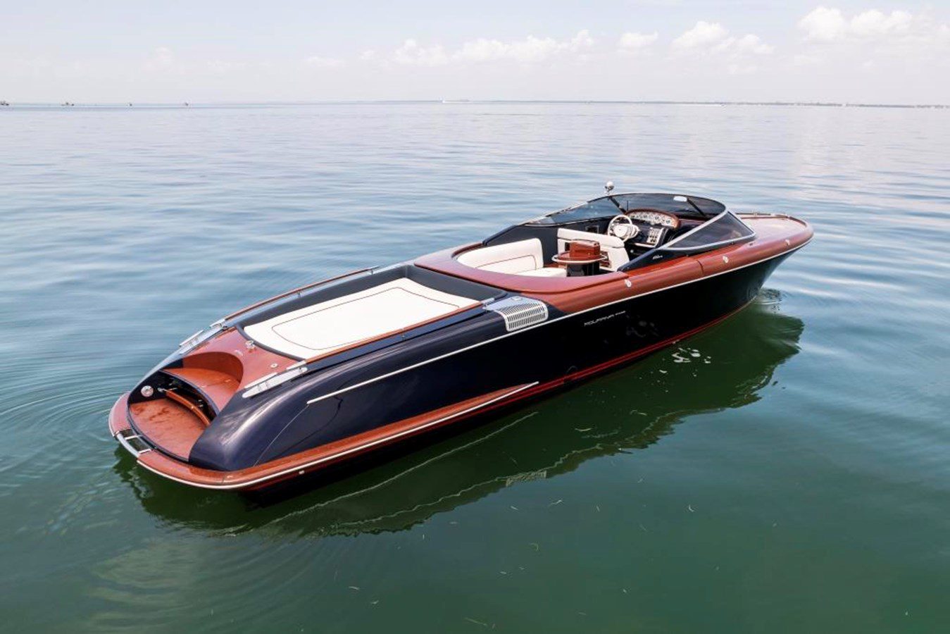 RIVA 33 AQUARIVA SUPER. 2020. | Tom Jenkins Yacht Sales