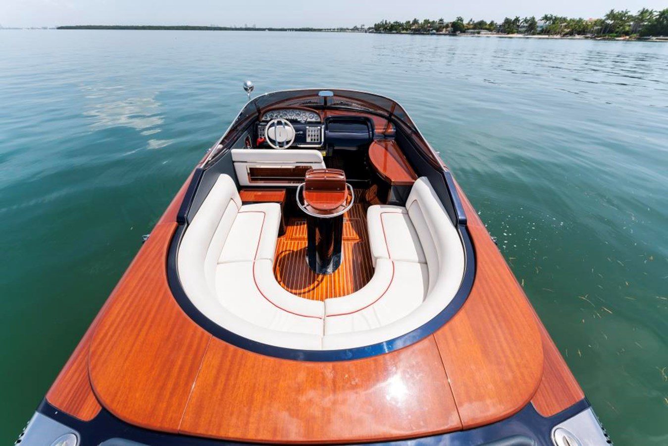 RIVA 33 AQUARIVA SUPER. 2020. | Tom Jenkins Yacht Sales